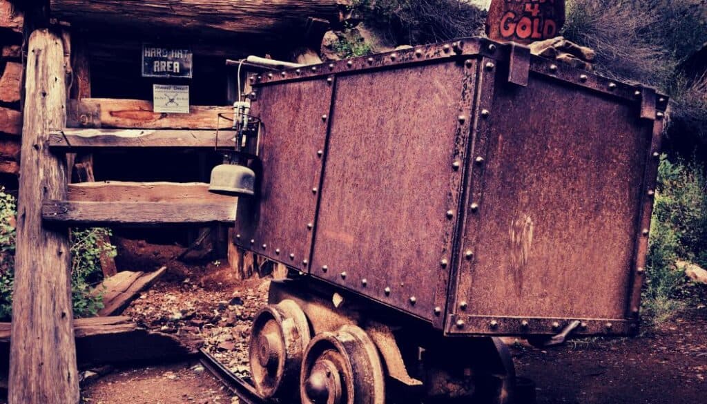 11 Haunted Things To Do In The Ghost Town Of Jerome, Arizona In 2023 ...